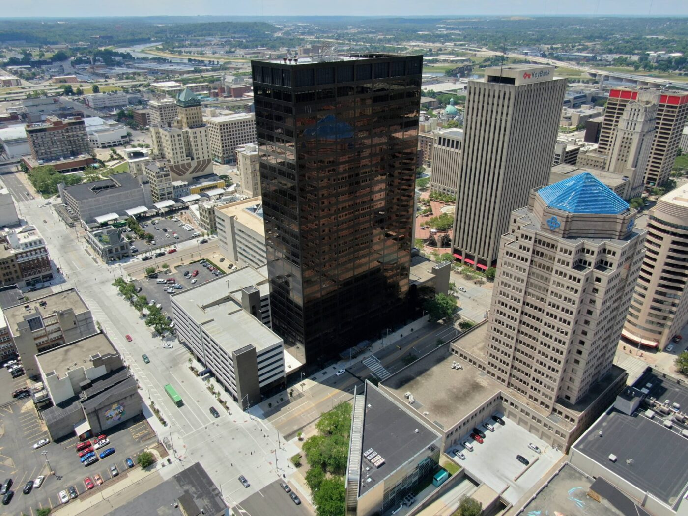 STRATACACHE Digital Signage Solutions - Stratacache